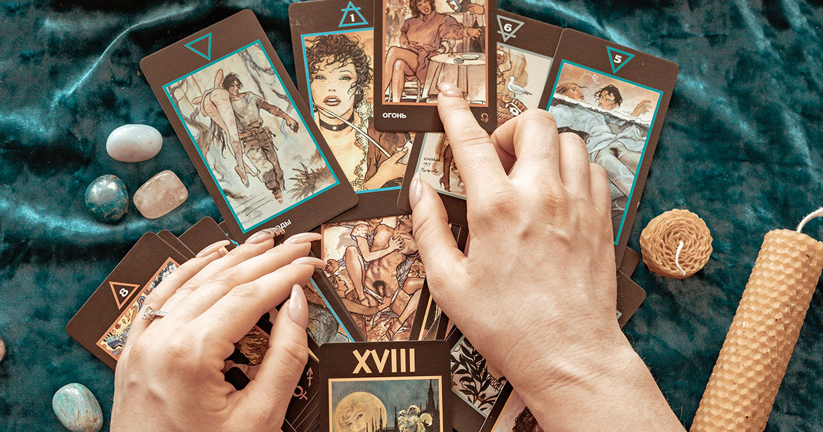Tarot Falı Baktır ve Tarot Hakkında Merak Edilenleri Öğren