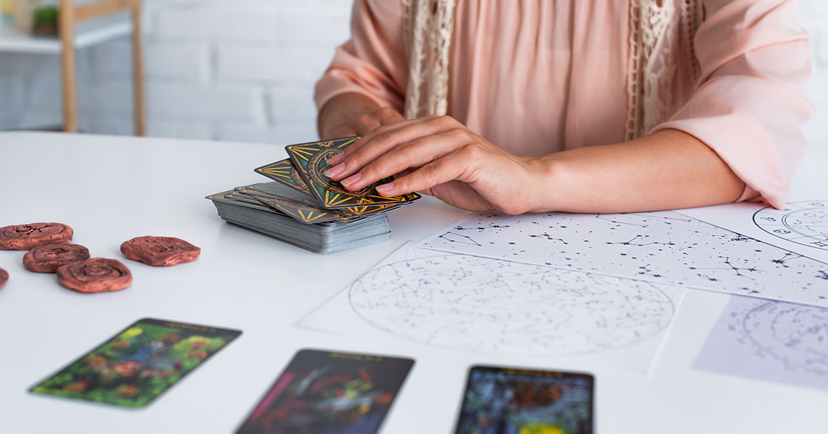 Tarot Falı Baktır ve Tarot Hakkında Merak Edilenleri Öğren