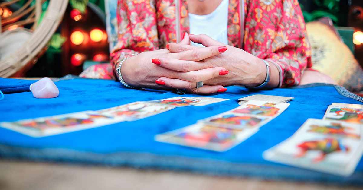 Tarot Falı Baktır ve Tarot Hakkında Merak Edilenleri Öğren